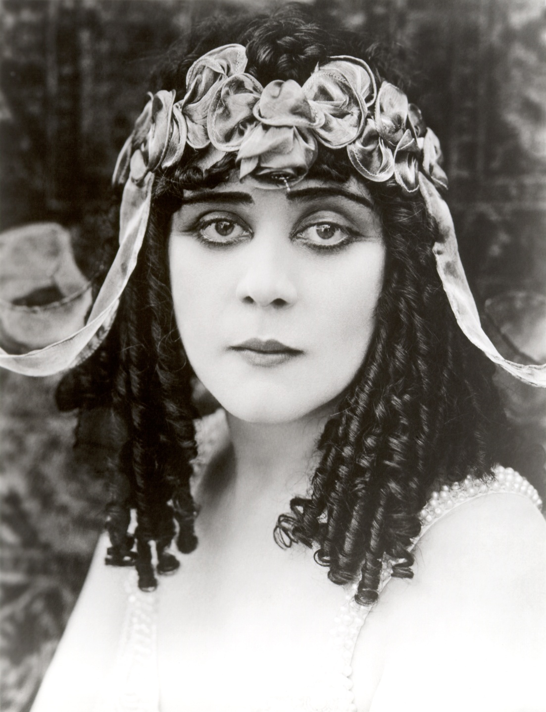 VINTAGE PHOTOGRAPHY: Theda Bara